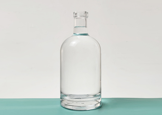 750ml Round Extra White Flint Nordic Glass Vodka Bottle | RSG Glass